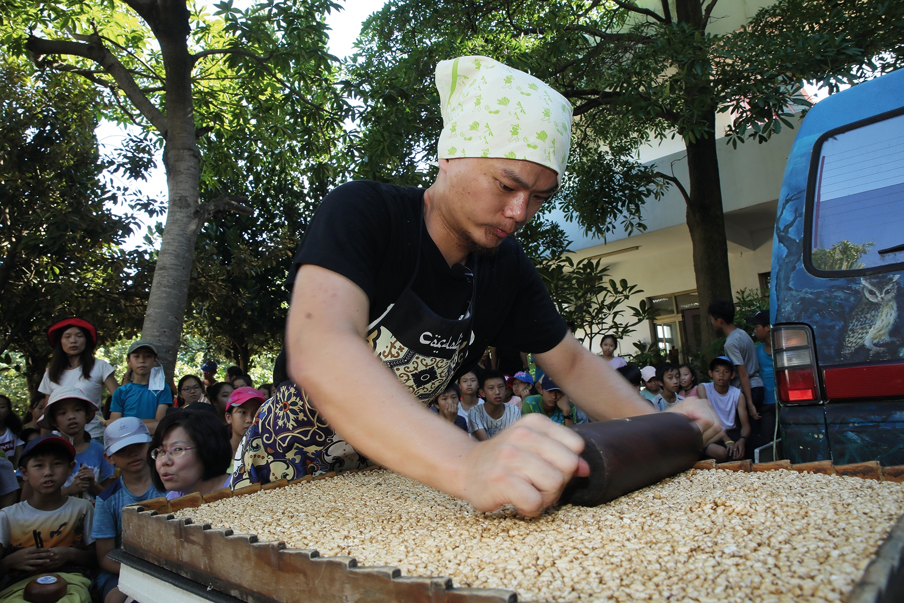 Lua Ing-hua A Vernacular-Speaking Rice-Popper - Taiwan Panorama